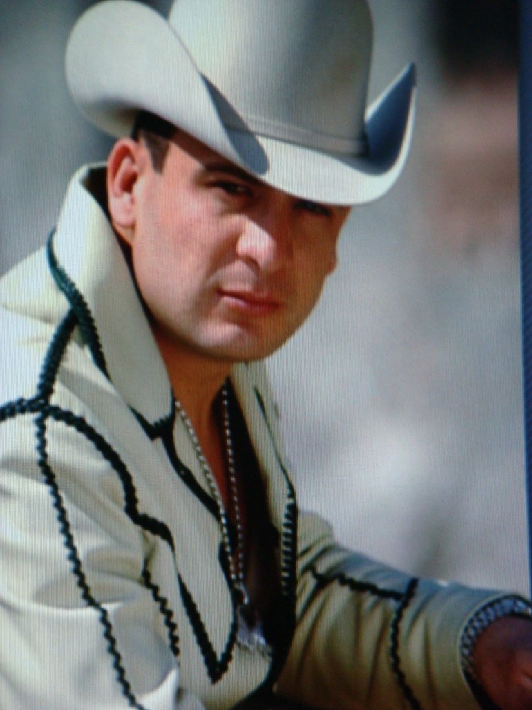 Valentin Elizalde Body