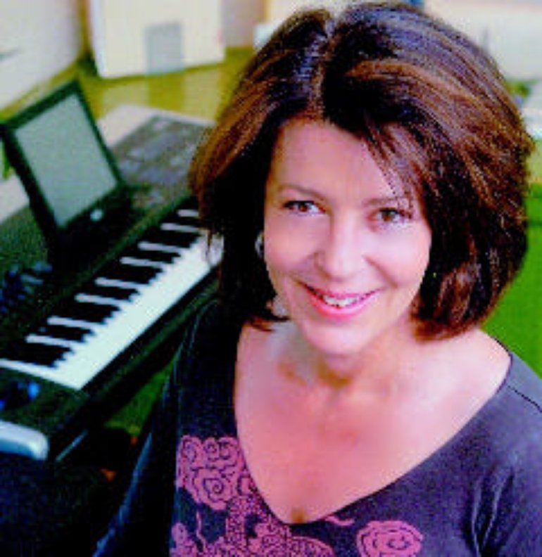 Kelley Howell Instagram, Twitter & Facebook on IDCrawl