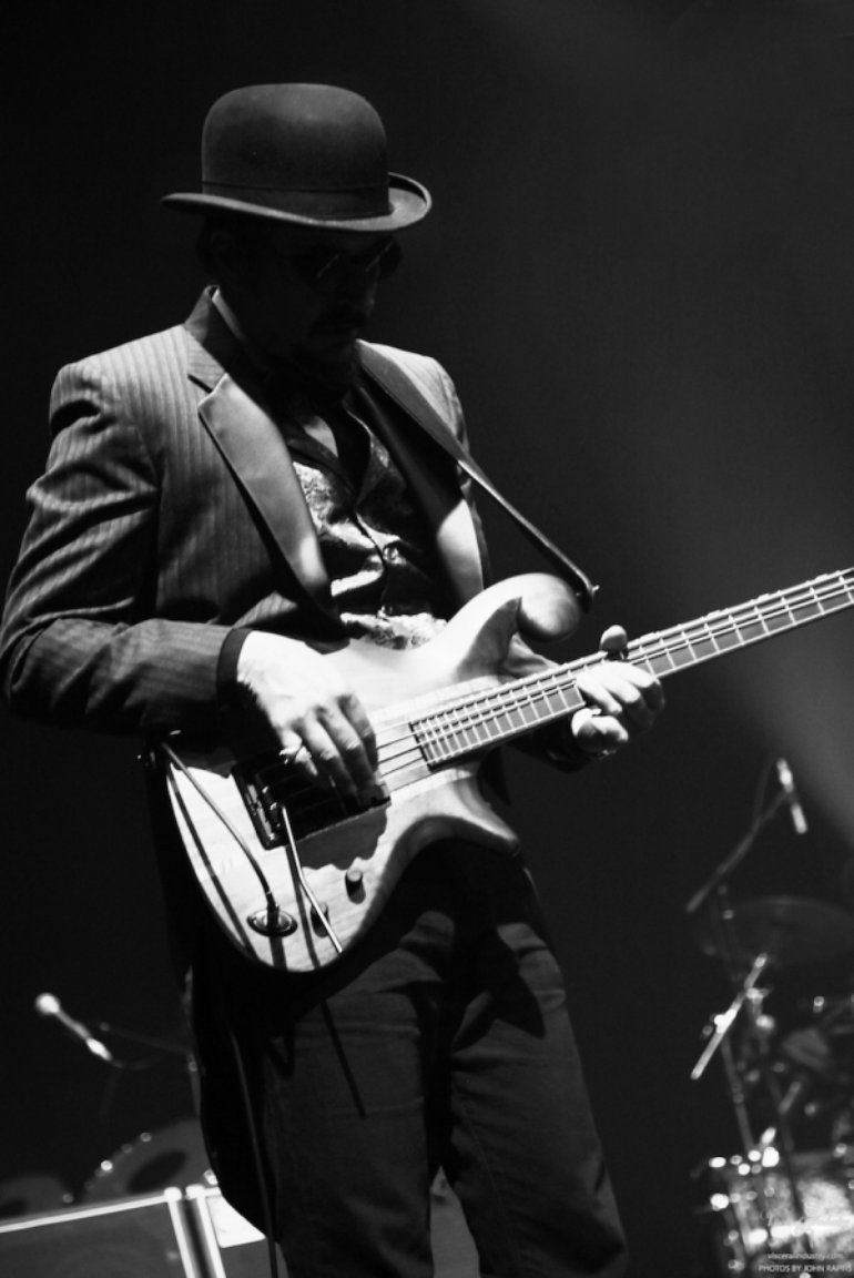 Les Claypool Biography