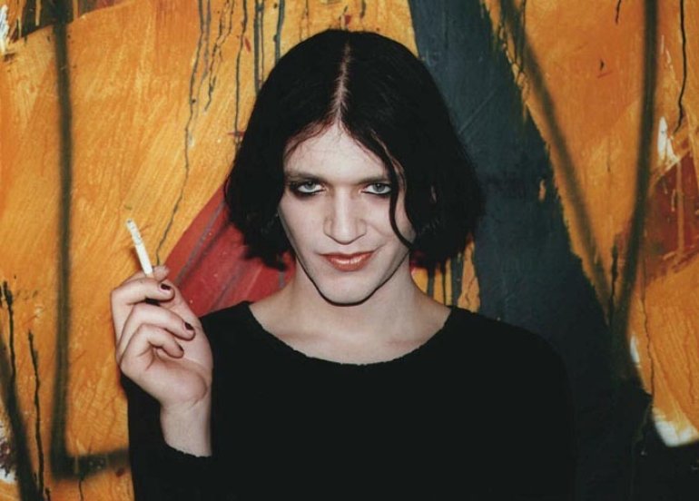 Brian Molko Makeup | Saubhaya Makeup