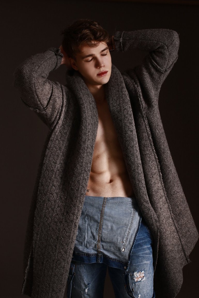 Retušovat Roucho to jo mikolas josef versace model Sakra Dát program