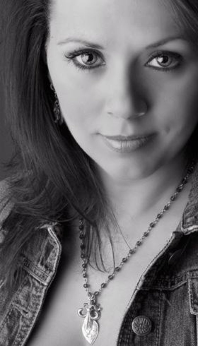 Julie Reeves's Instagram, Twitter & Facebook on IDCrawl