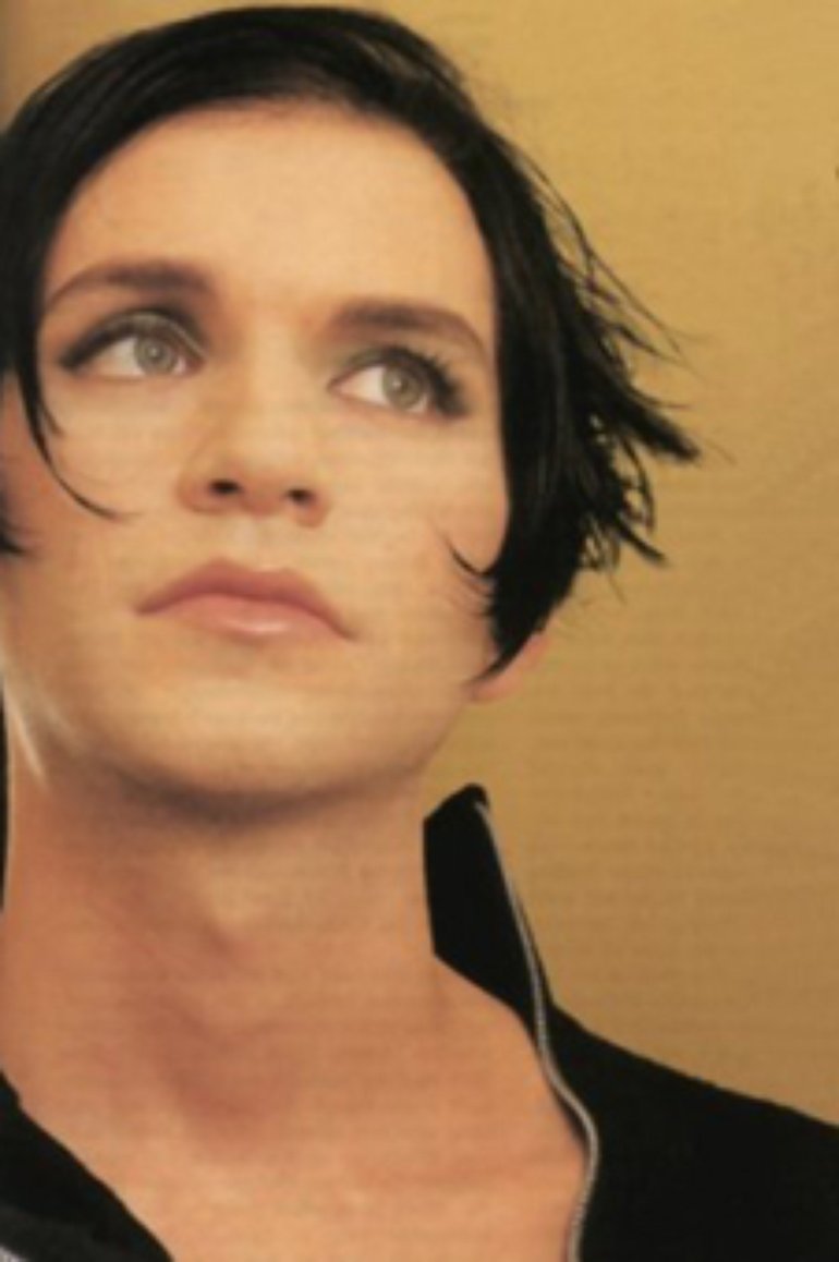 Brian Molko Makeup | Saubhaya Makeup
