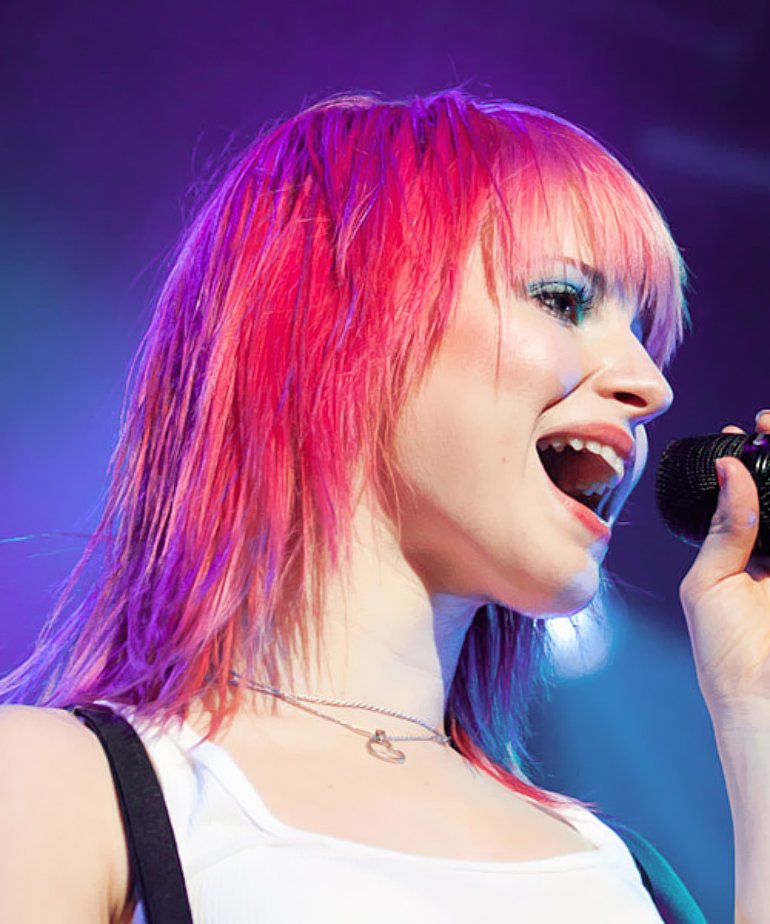 Hayley Williams Pink Hair