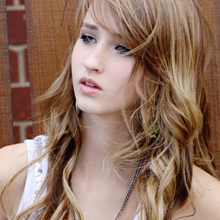 Angie Beck's Instagram, Twitter & Facebook on IDCrawl