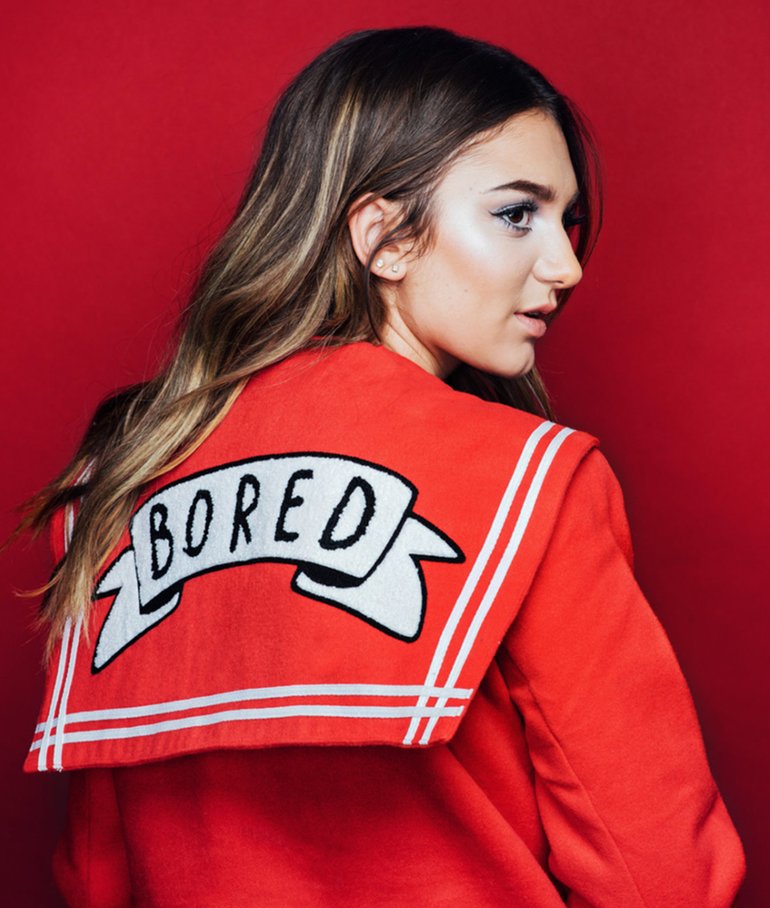 Pin by Veronika on Red Background | Daya singer, Daya, Singers female