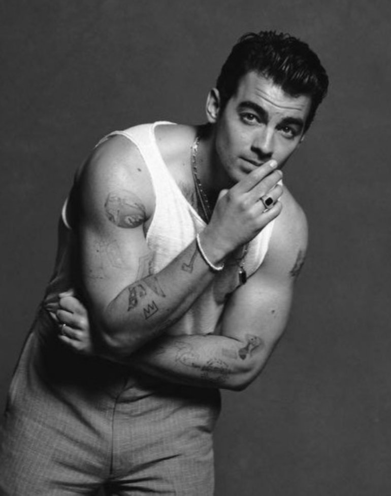 Joe Jonas Photoshoot Details