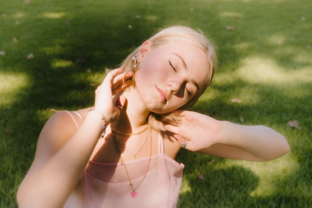 Claire Rosinkranz music, videos, stats, and photos | Last.fm