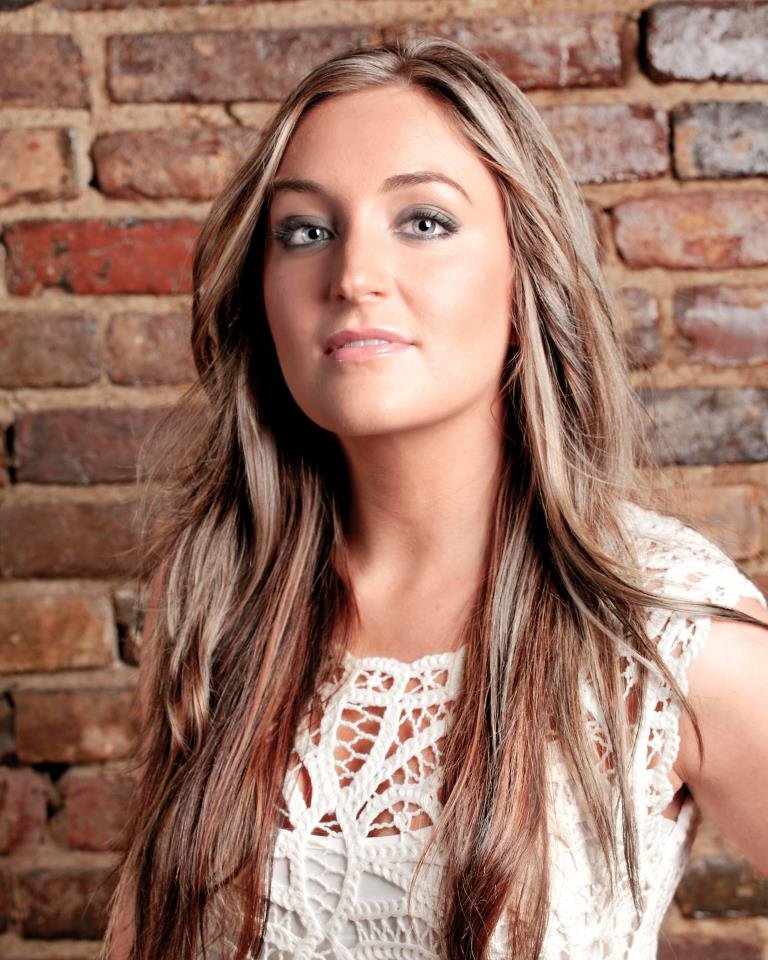 Angie Beck's Instagram, Twitter & Facebook on IDCrawl