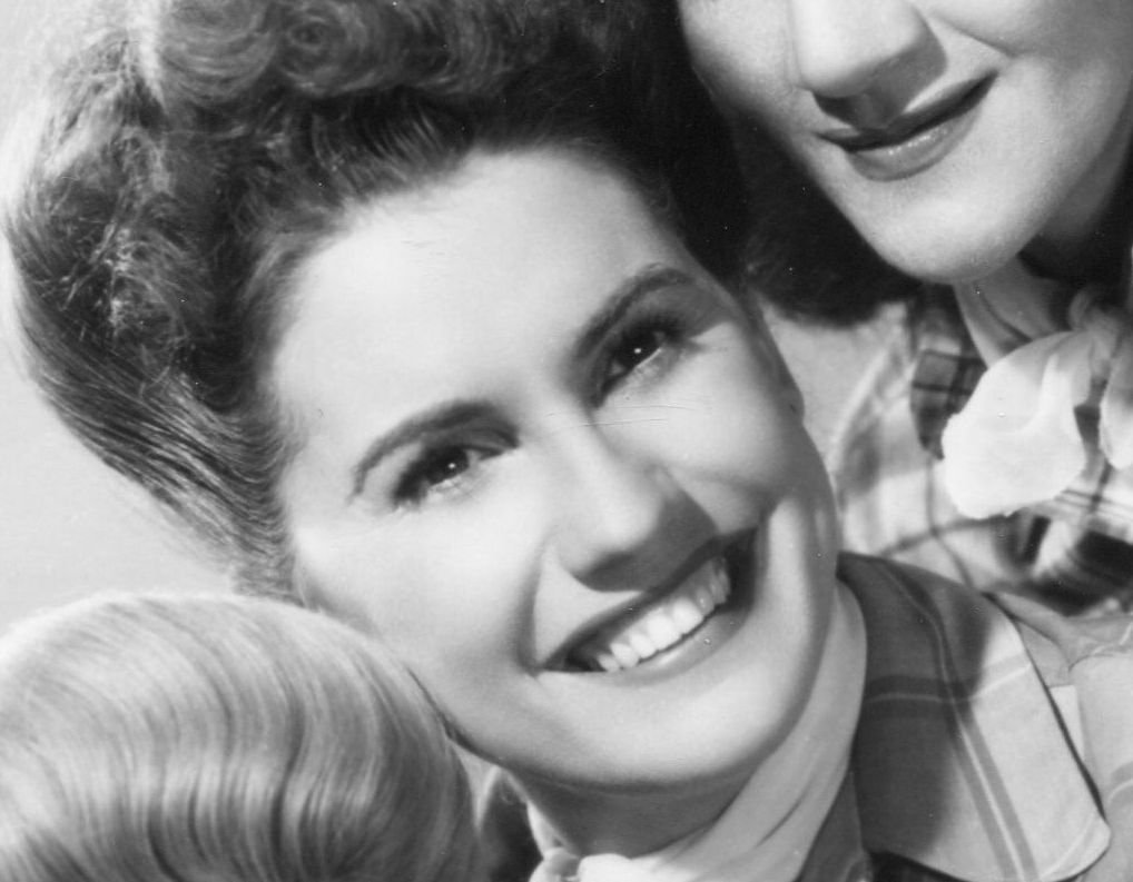 Maxene Andrews music, videos, stats, and photos | Last.fm