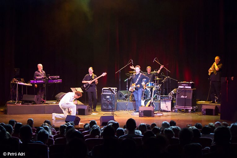 Emberek: музыка, видео, статистика и фотографии | Last.fm