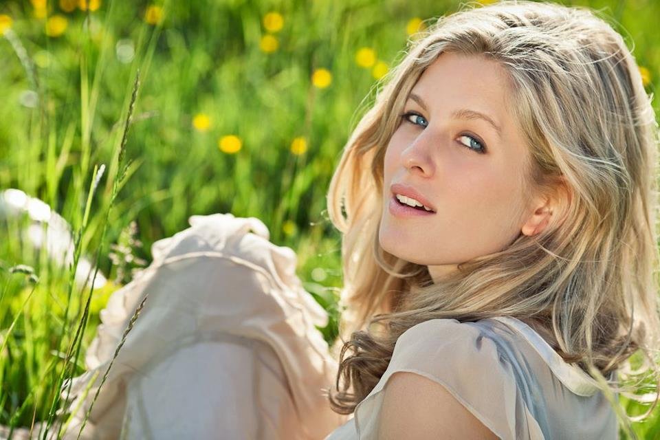 Julie Hawk's Instagram, Twitter & Facebook on IDCrawl