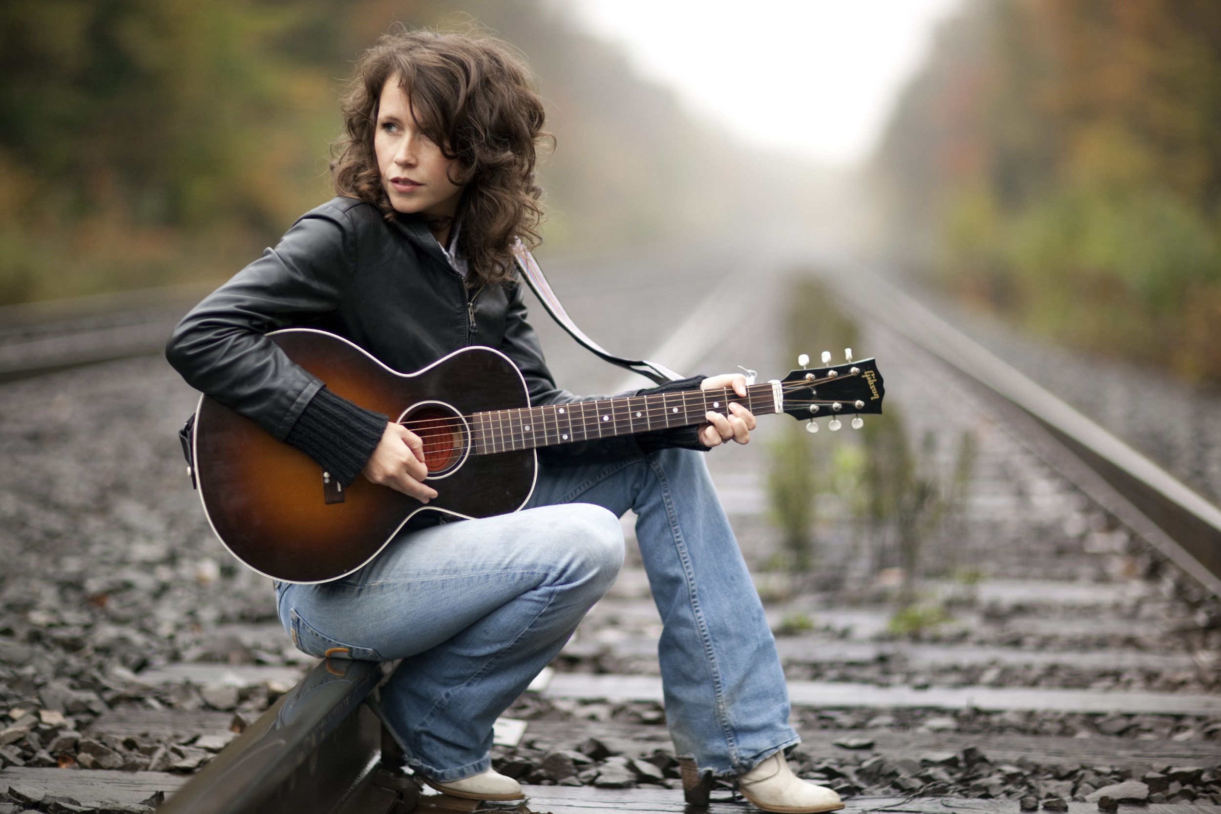 Sarah Lee Guthrie biography | Last.fm