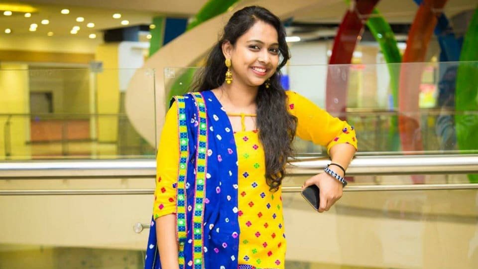 Ananya Bhat biography | Last.fm