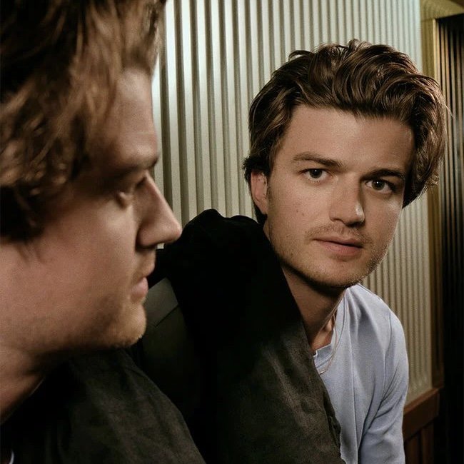 Jonas Swanson's Instagram, Twitter & Facebook on IDCrawl