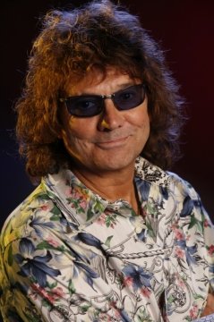 Mickey Thomas Singer
