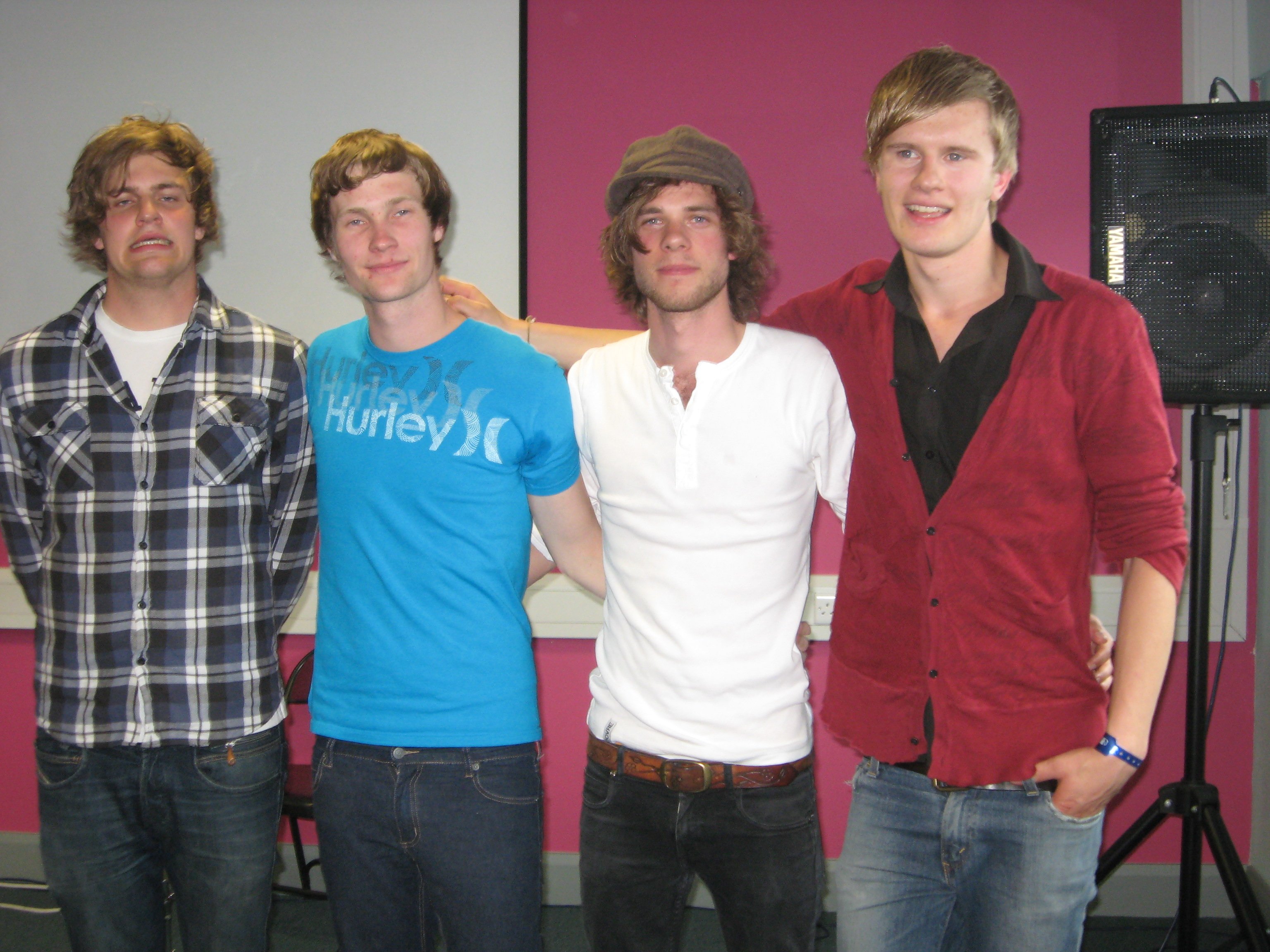 Humming People music, videos, stats, and photos | Last.fm