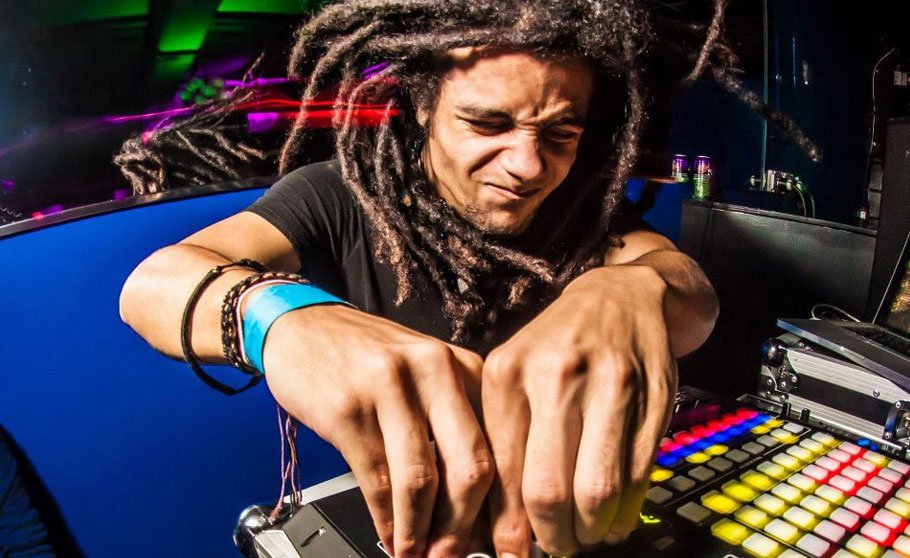 Fractal music, videos, stats, and photos | Last.fm