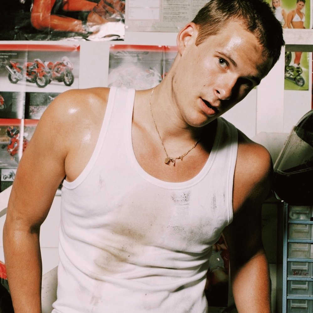 I Am Who I Am | Lee Ryan | 8tracks radio